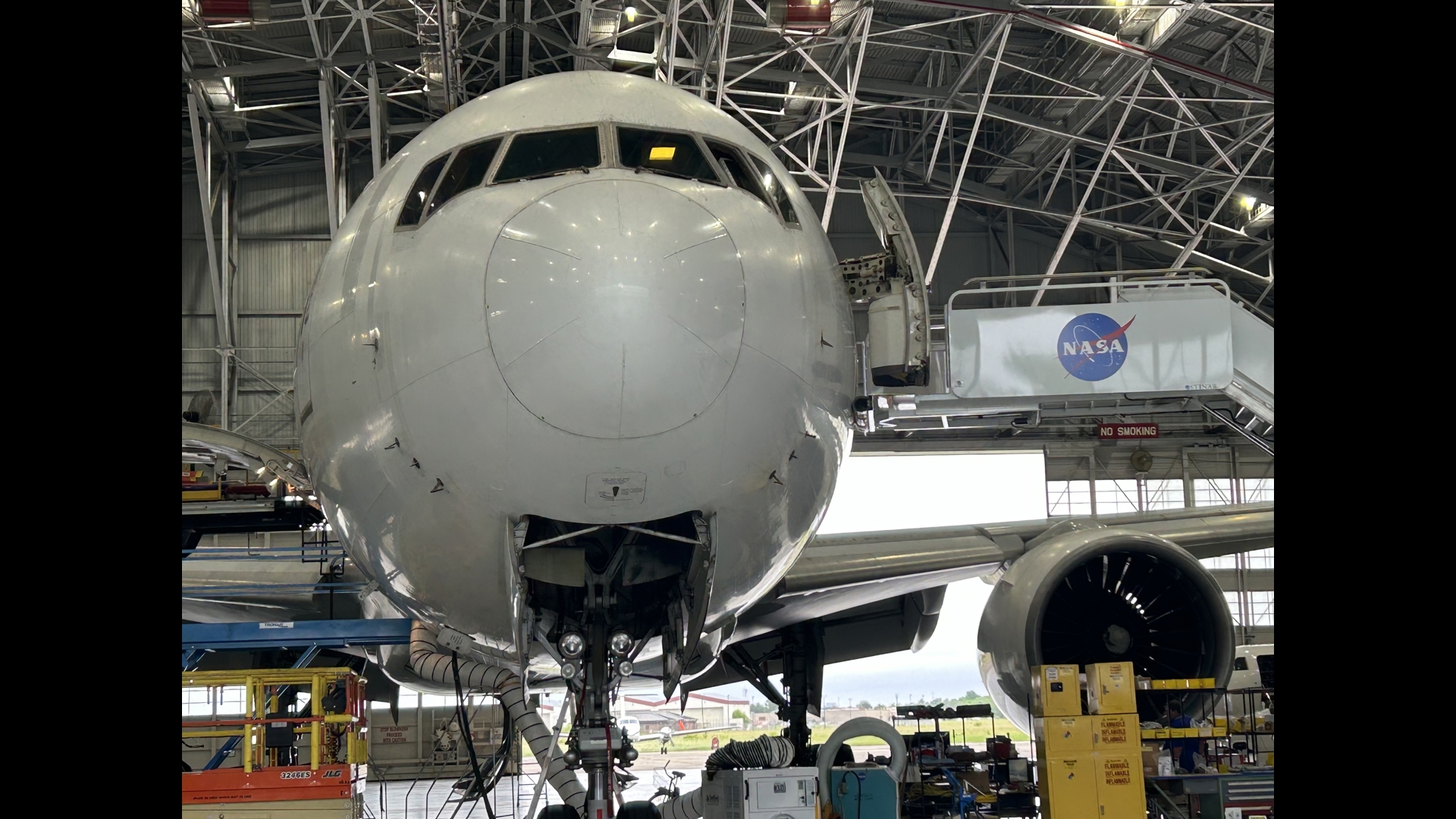 Boeing 777 converted into NASA's new Airborne Science Laboratory ...
