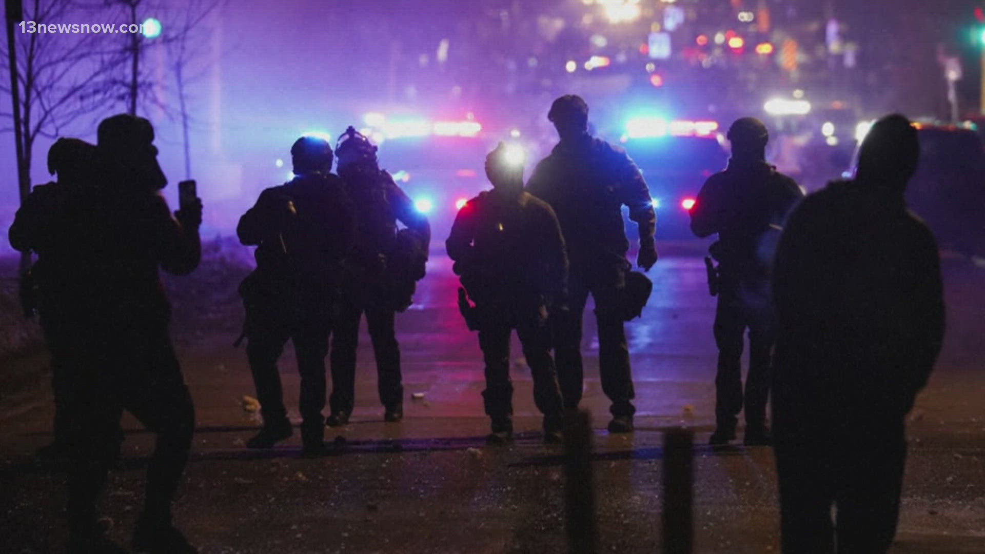 Protests erupt in Minnesota after federal agent shooting as leaders ...