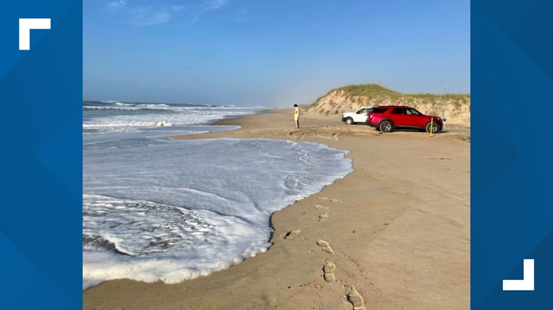 Rodanthe homes vulnerable to rough surf, winds as Fiona passes ...