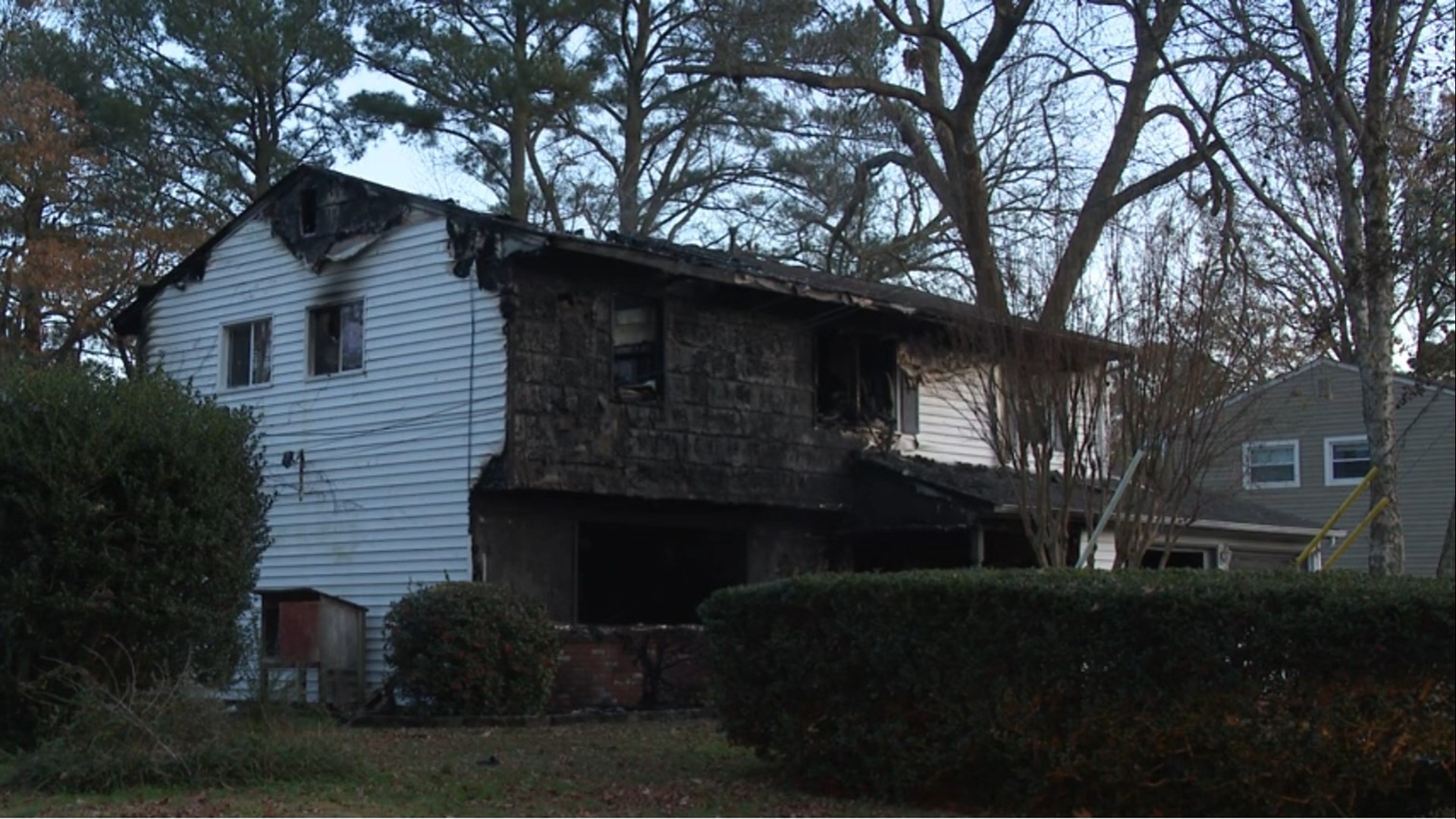 Virginia Beach house fire injures 2, displaces 2 | 13newsnow.com