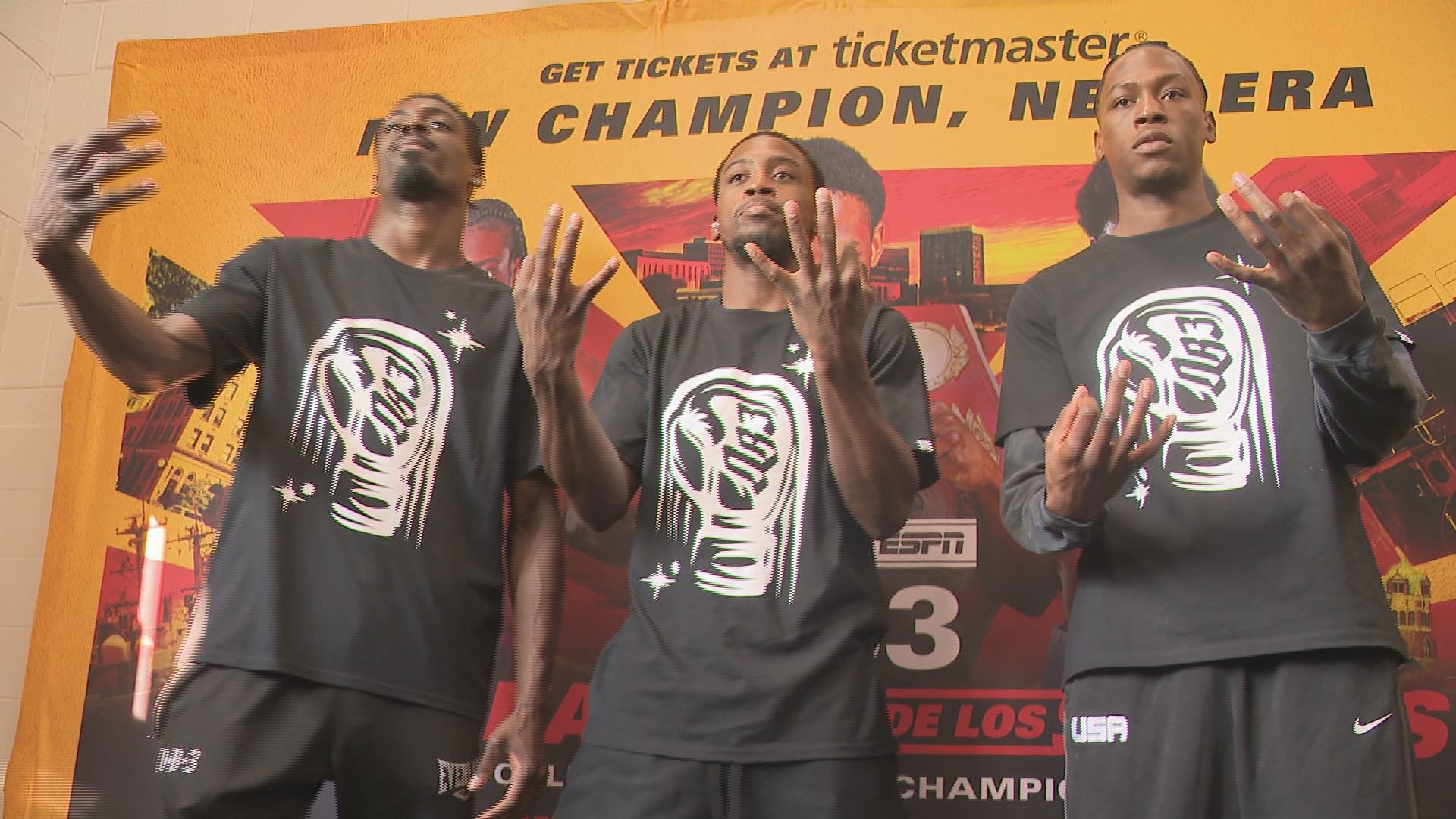 Davis brothers’ big night marred by backstage altercation; brothers ...