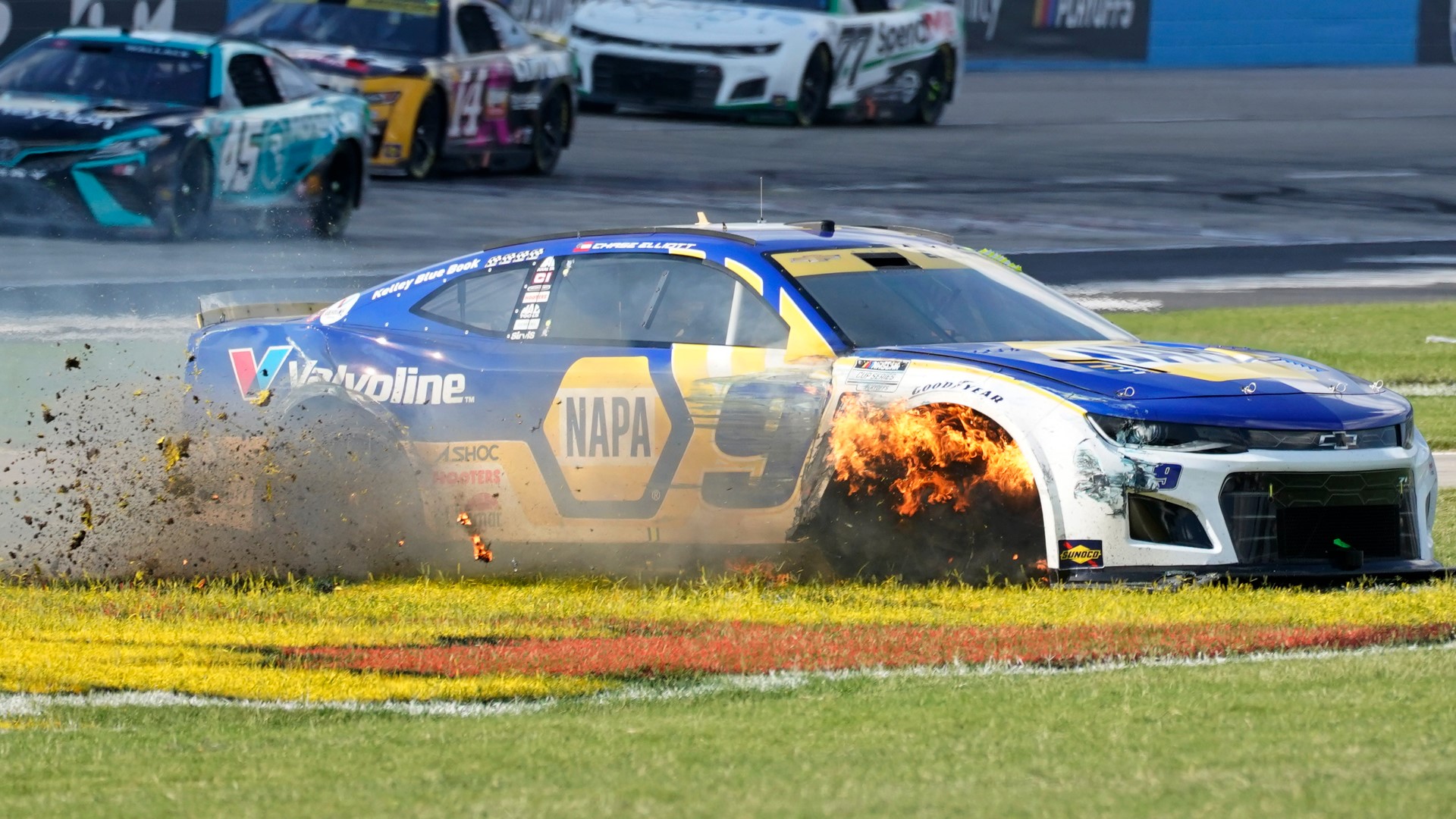 Reddick wins NASCAR playoff race in long, tiring Texas day | 13newsnow.com
