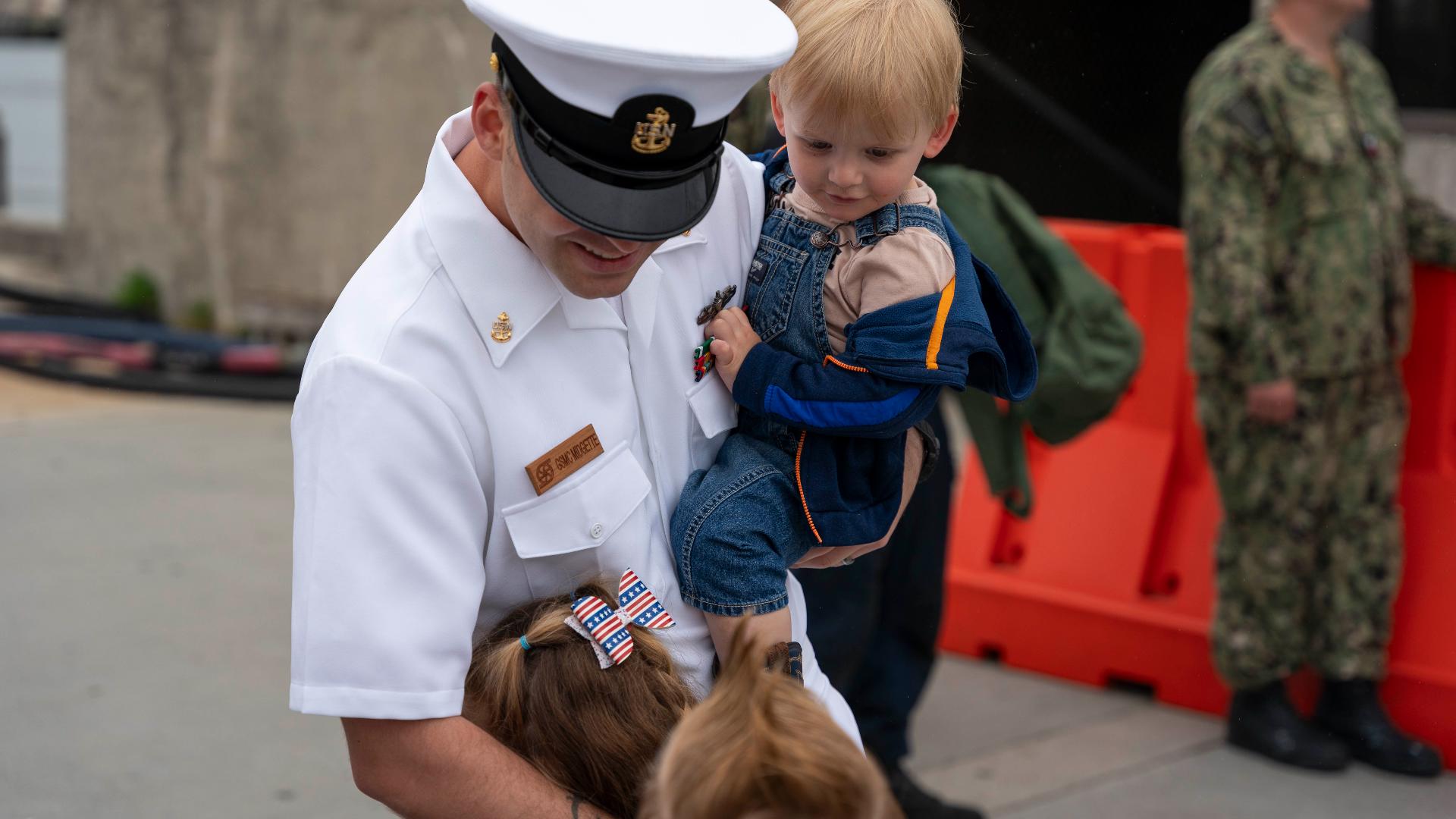 USS Leyte Gulf's final deployment ends ahead of decommissioning ...