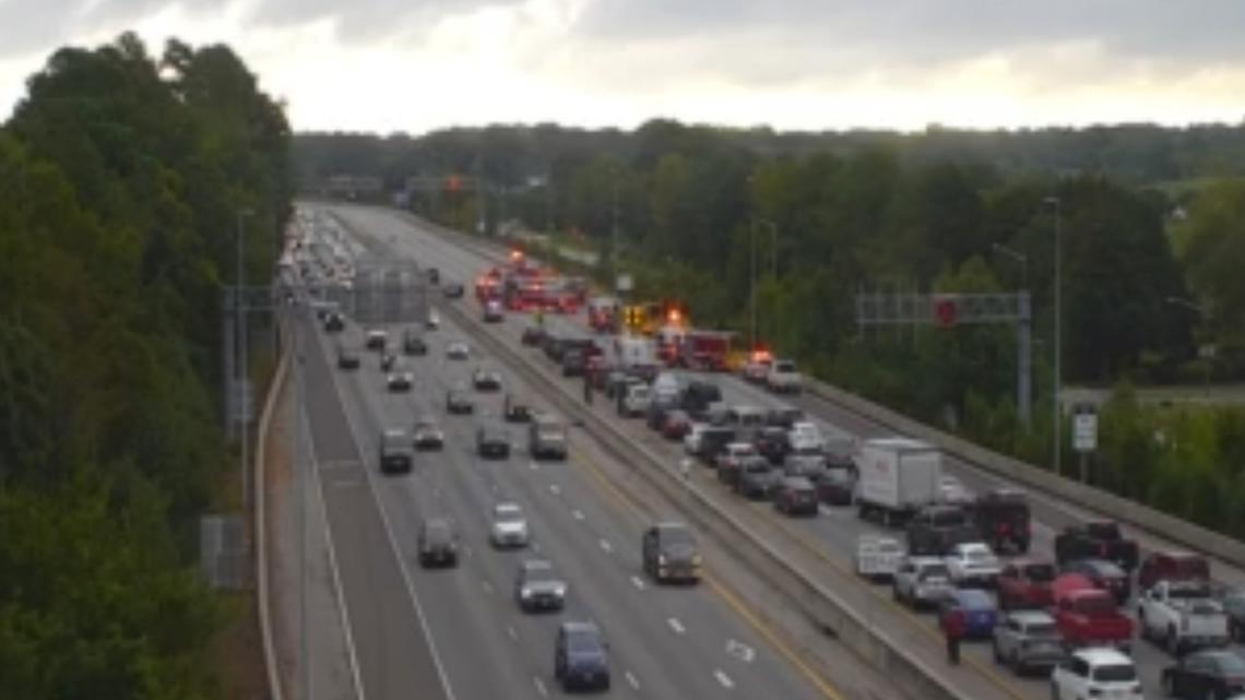 Multi-vehicle crash on I-264 closed lanes near Independence Blvd | 13newsnow.com