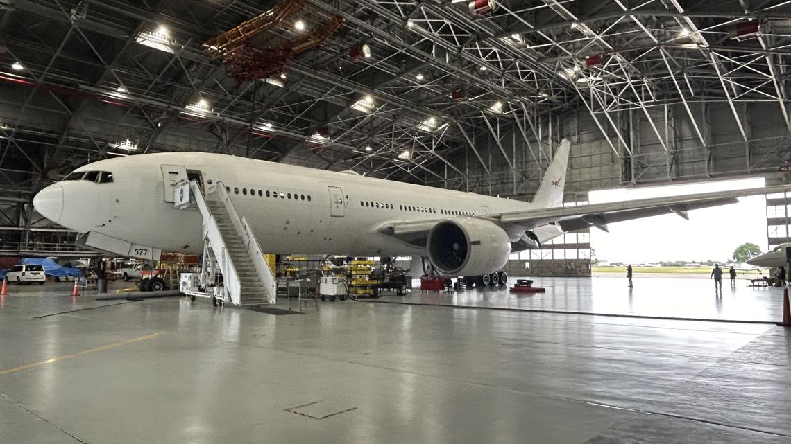 Boeing 777 converted into NASA's new Airborne Science Laboratory ...