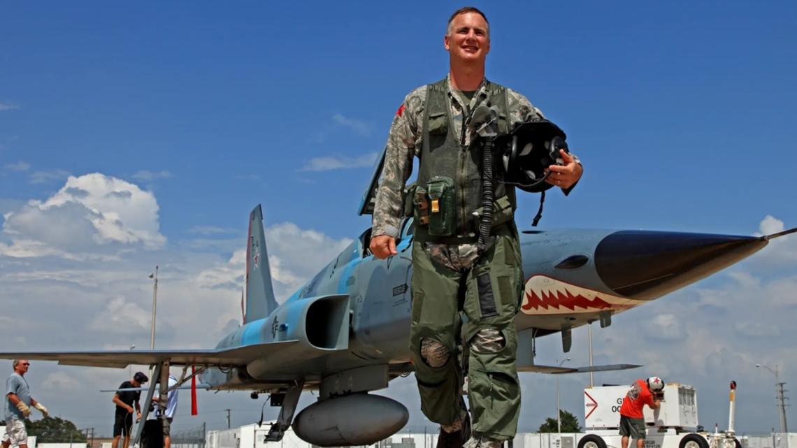 Navy cuts ribbon on new high-tech training center in Va. Beach ...