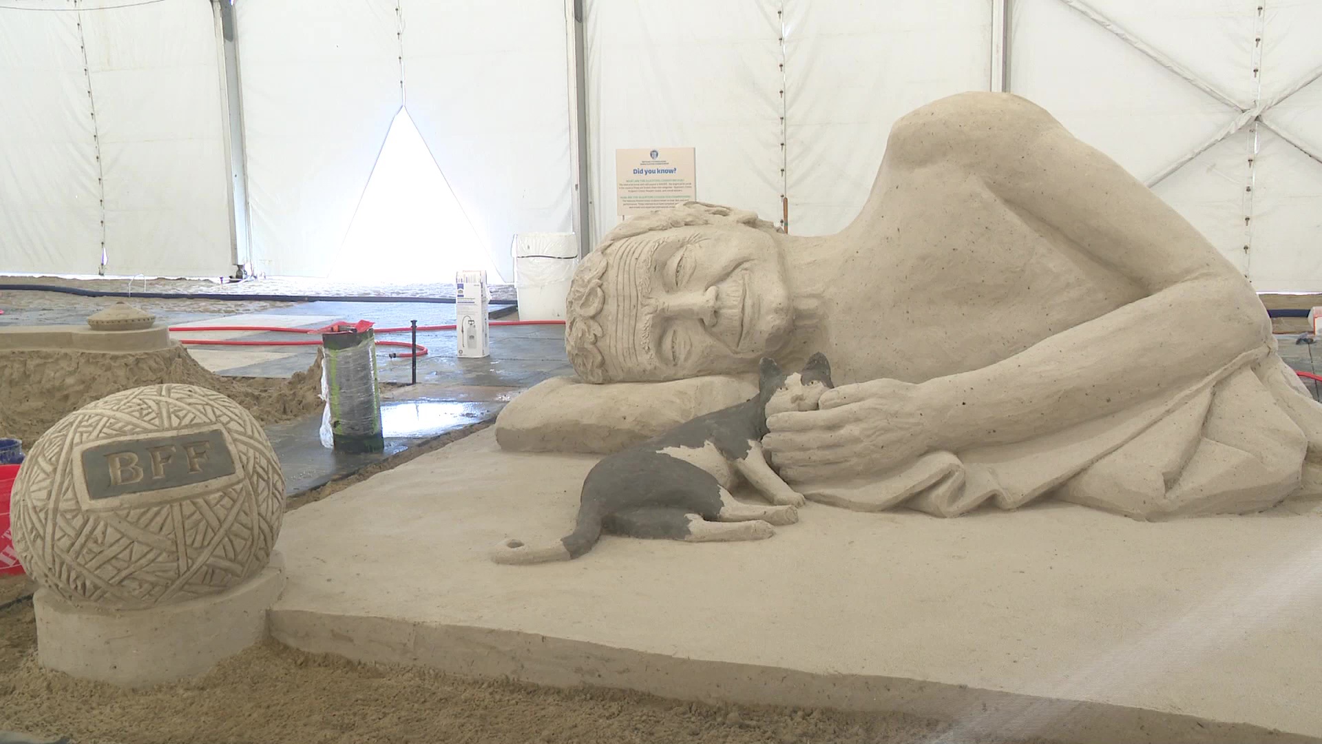International sandsculpting artists compete at 2025 Neptune Festival in ...
