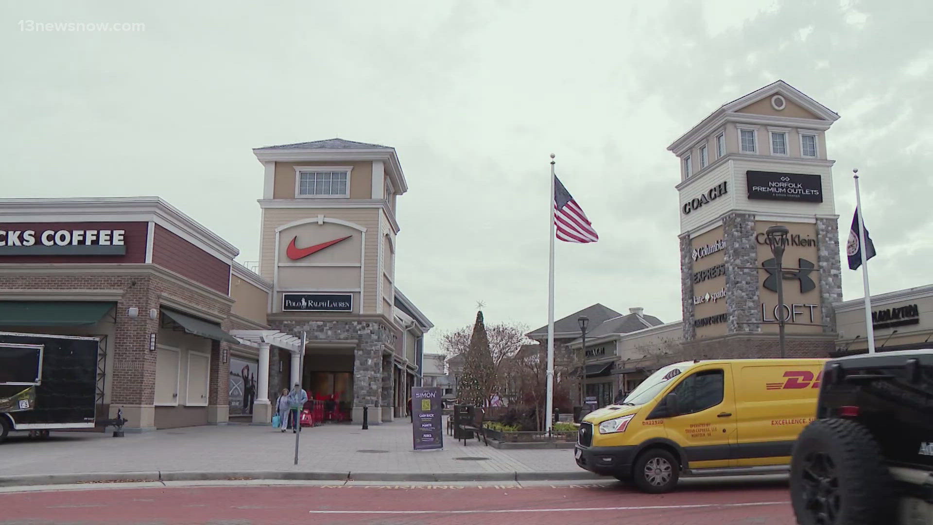 Post-Christmas shoppers head to the outlets | 13newsnow.com