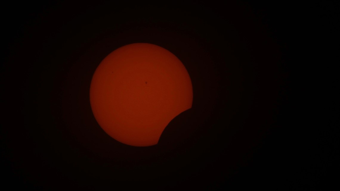 Photos of April 8 solar eclipse in Virginia | 13newsnow.com