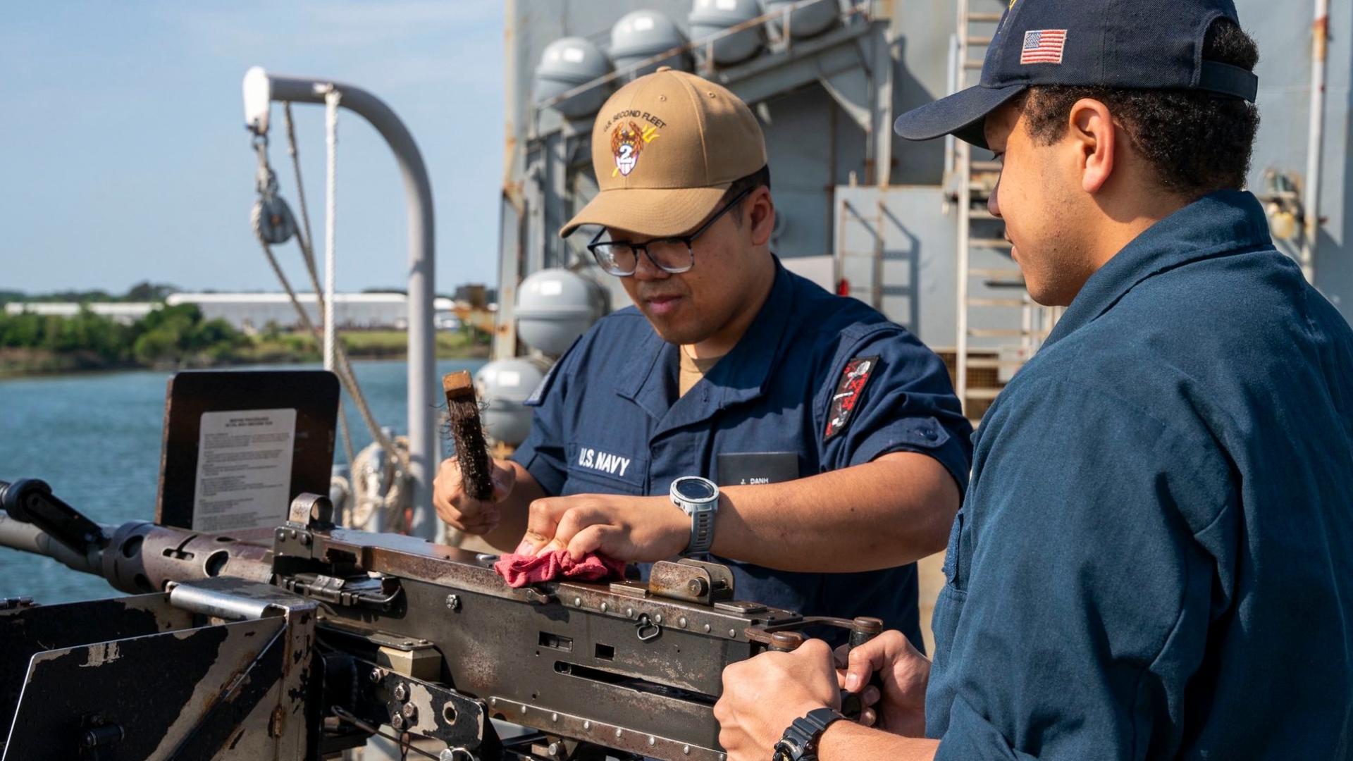 USS Oak Hill joins Exercise Chesapeake 2025 with French Navy ...