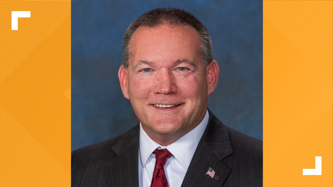 School board votes Donald Robertson as new VBCPS superintendent ...