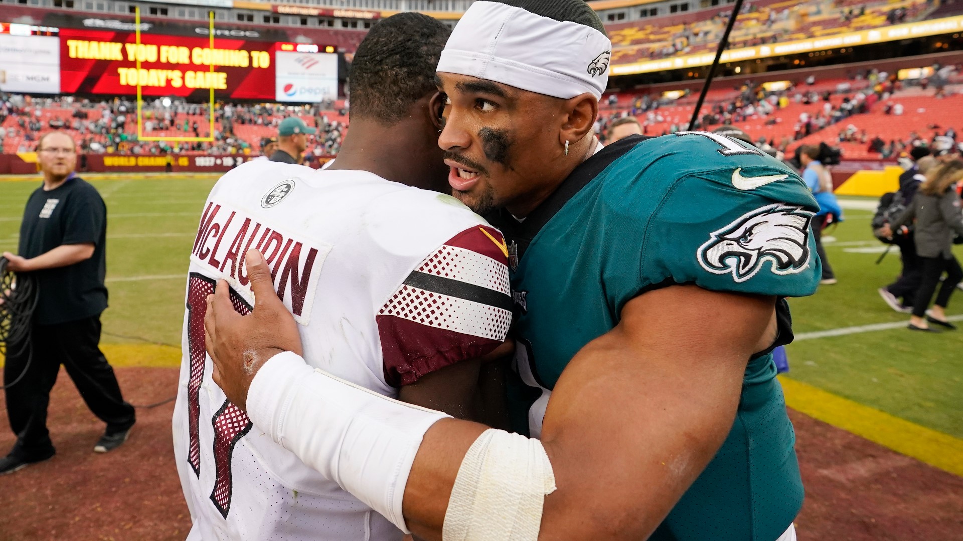 Commanders’ Wentz fumbles, struggles in 1st game vs. Eagles | 13newsnow.com