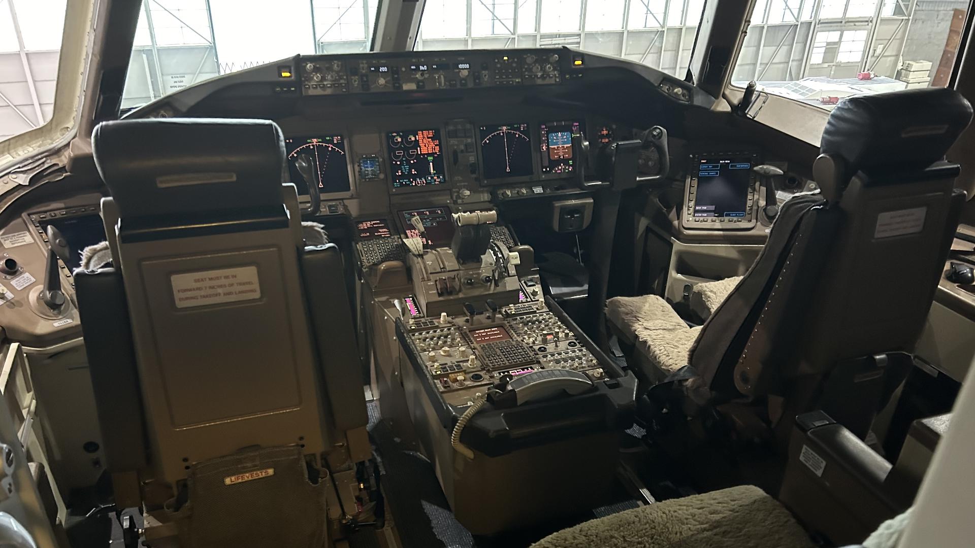 Boeing 777 converted into NASA's new Airborne Science Laboratory ...