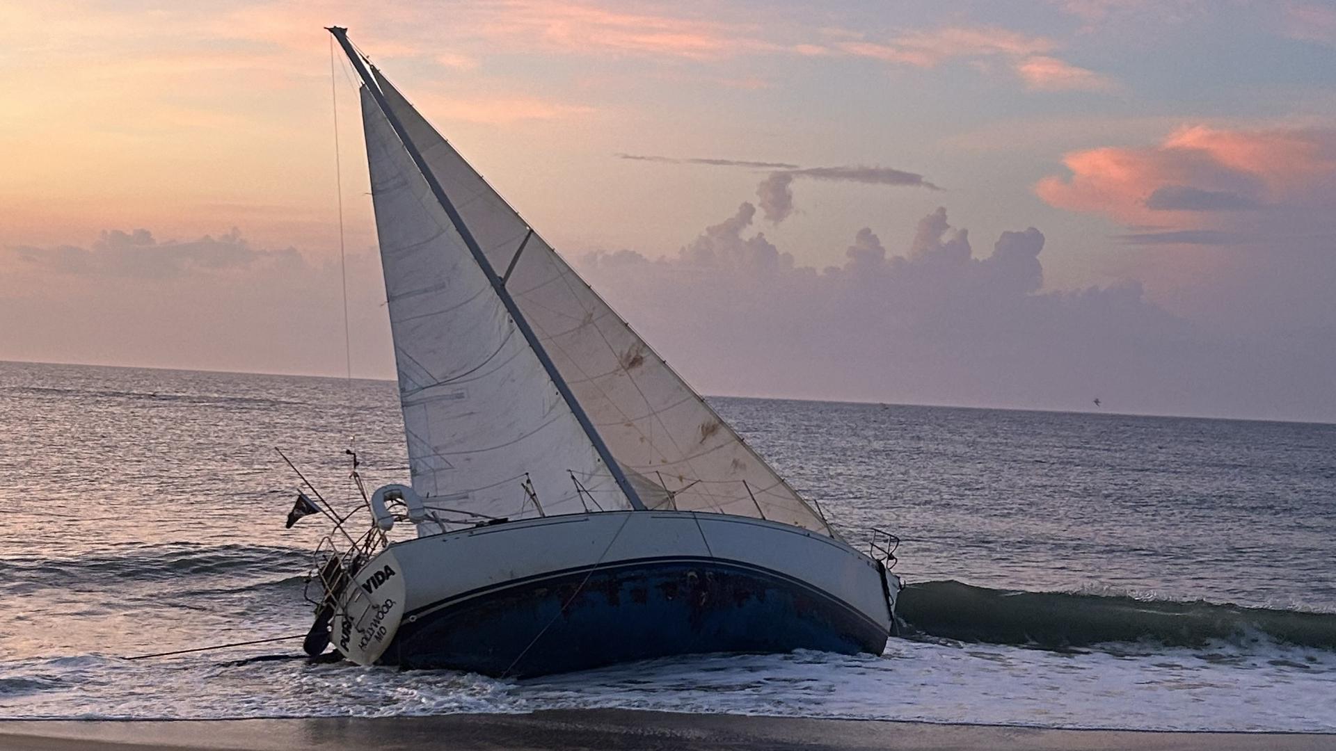 Boat runs aground at Cape Hatteras Seashore | 13newsnow.com