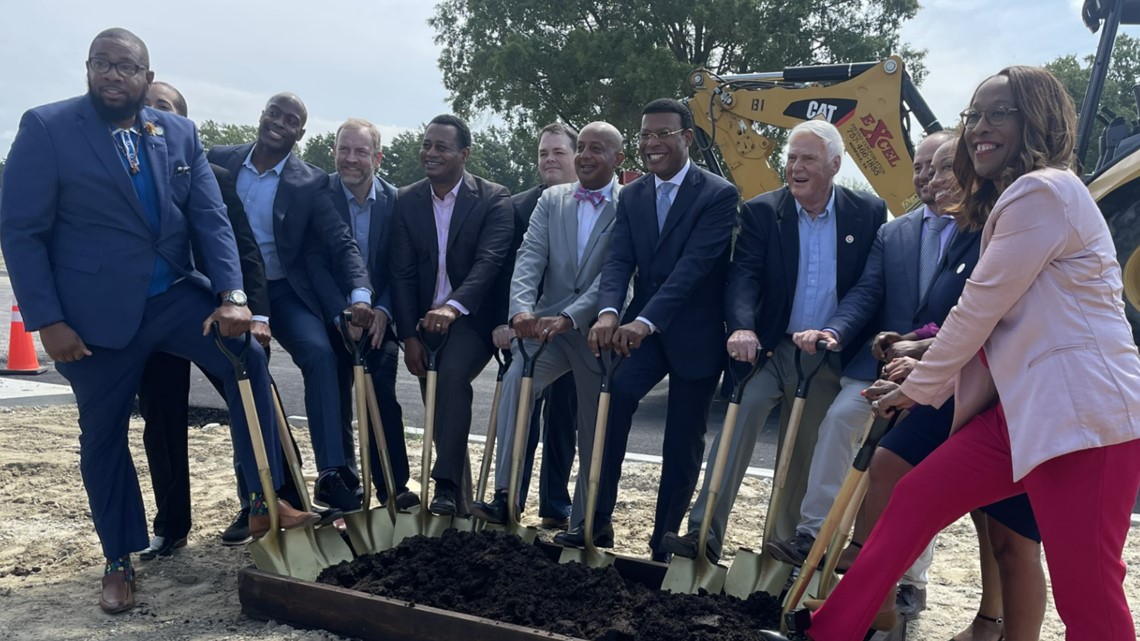 Norfolk city leaders break ground on another part of Tidewater Gardens ...
