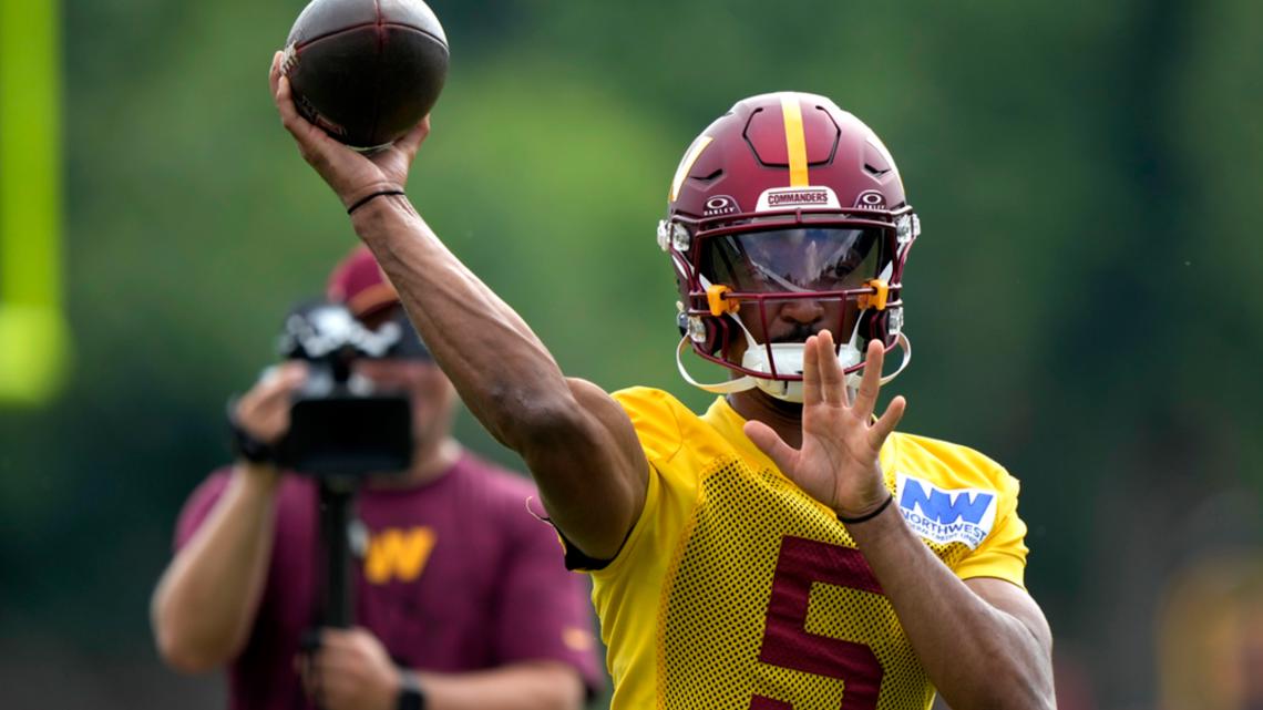 Celestial smiley face: Moon, Saturn and Venus align this week to form a ...