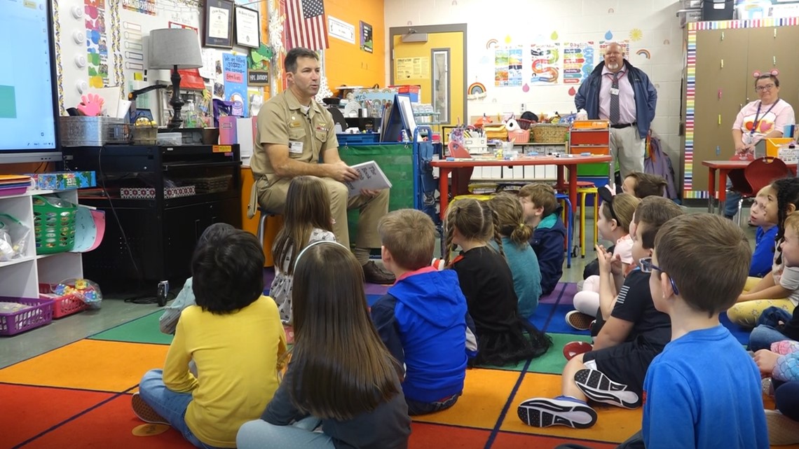 Navy captain reads to Chesapeake kindergarten students for 'Read Across ...
