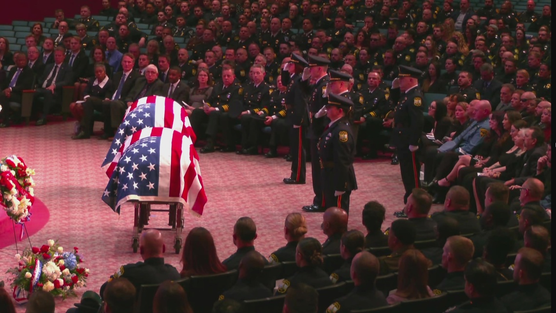 Virginia Beach honors its fallen police officers in emotional ceremony ...