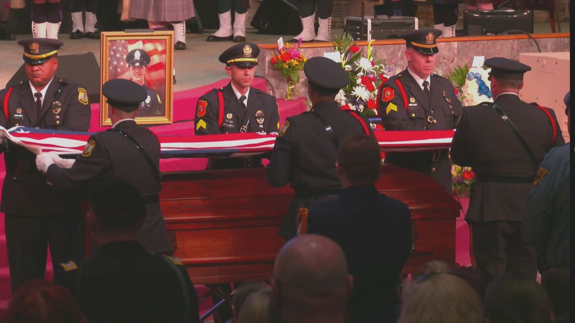 Retired VBPD officers explain traditional elements of fallen officers ...