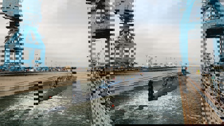 Submarine Arkansas launched into James River by HII | 13newsnow.com