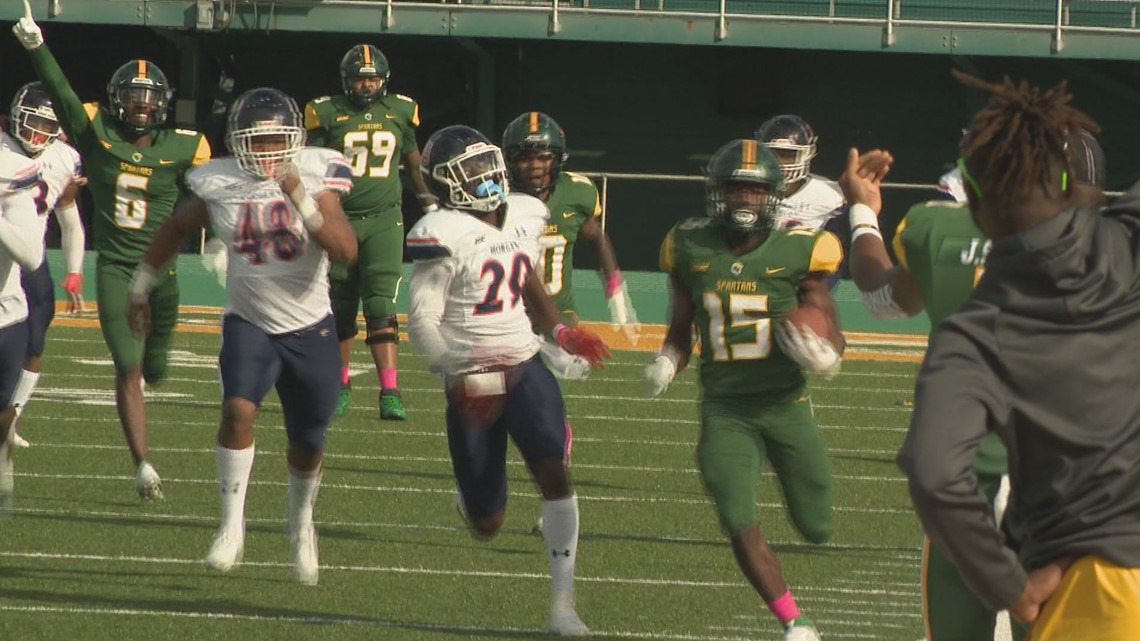 Carter, Davis propel Spartans to 6th straight win 31-20 | 13newsnow.com