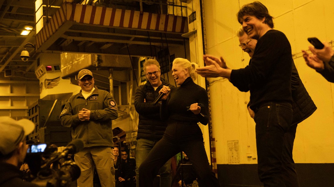 Tom Cruise visits Norfolk-based USS George H.W. Bush | 13newsnow.com