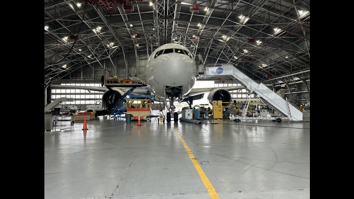 Boeing 777 converted into NASA's new Airborne Science Laboratory ...