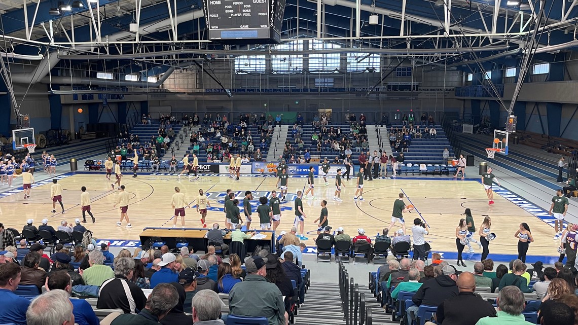 Community shows support for Richneck at CNU men's basketball game ...