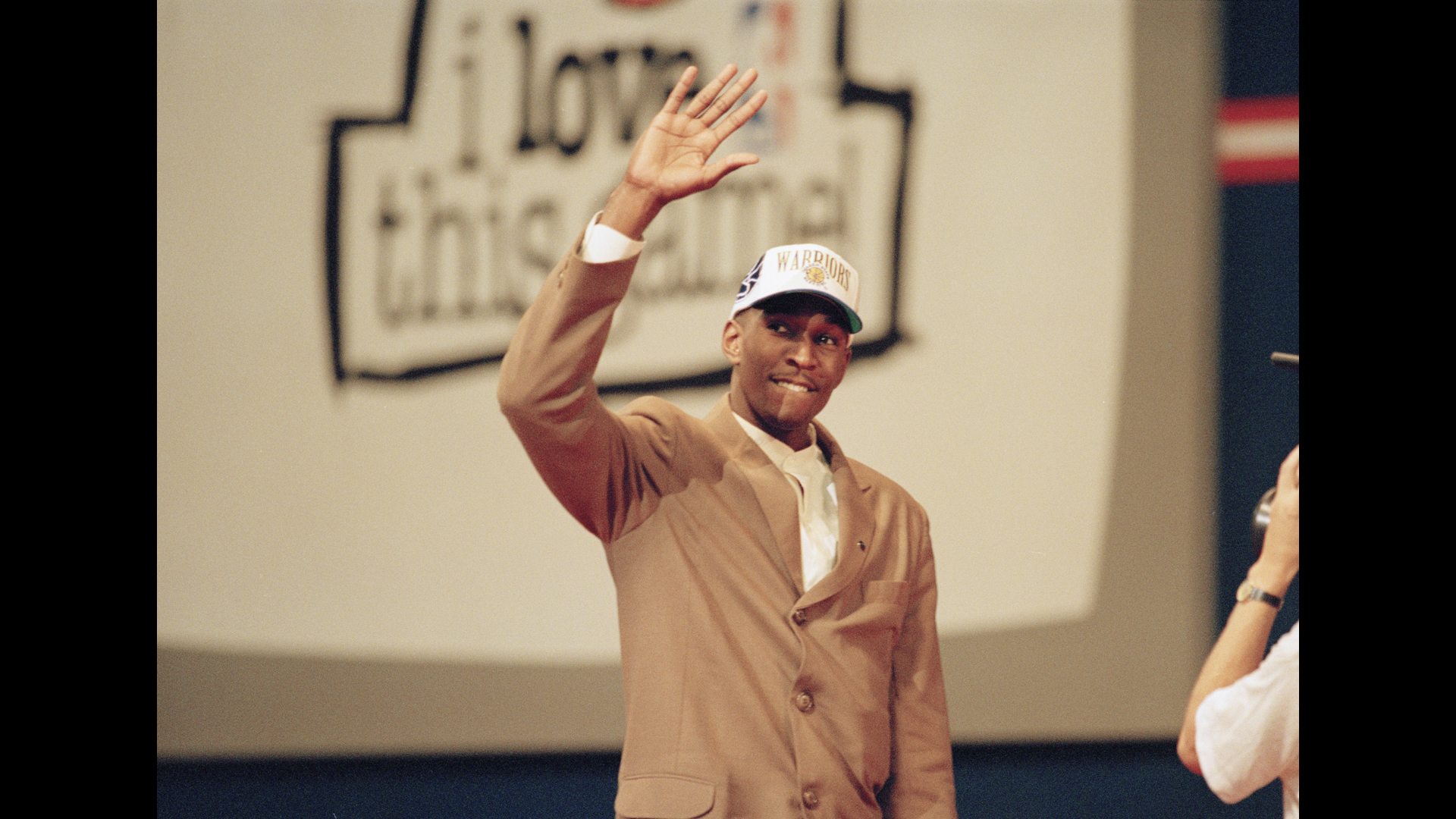 New phone numbers in the 757 may now use new 948 area code | 13newsnow.com