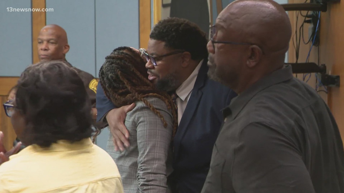 Reaction after judge dismisses all felony charges against Ebony Parker ...