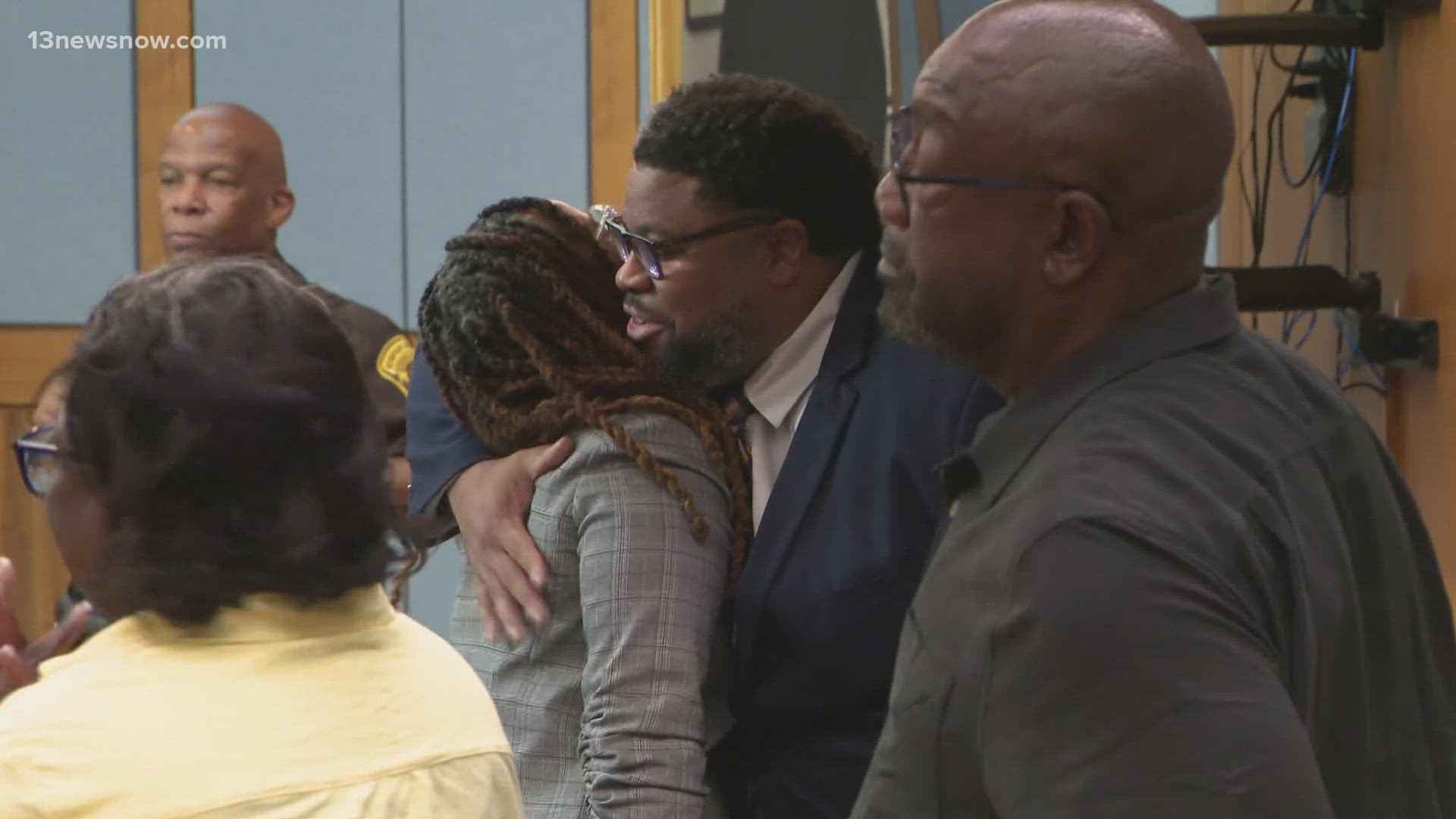 Reaction after judge dismisses all felony charges against Ebony Parker ...