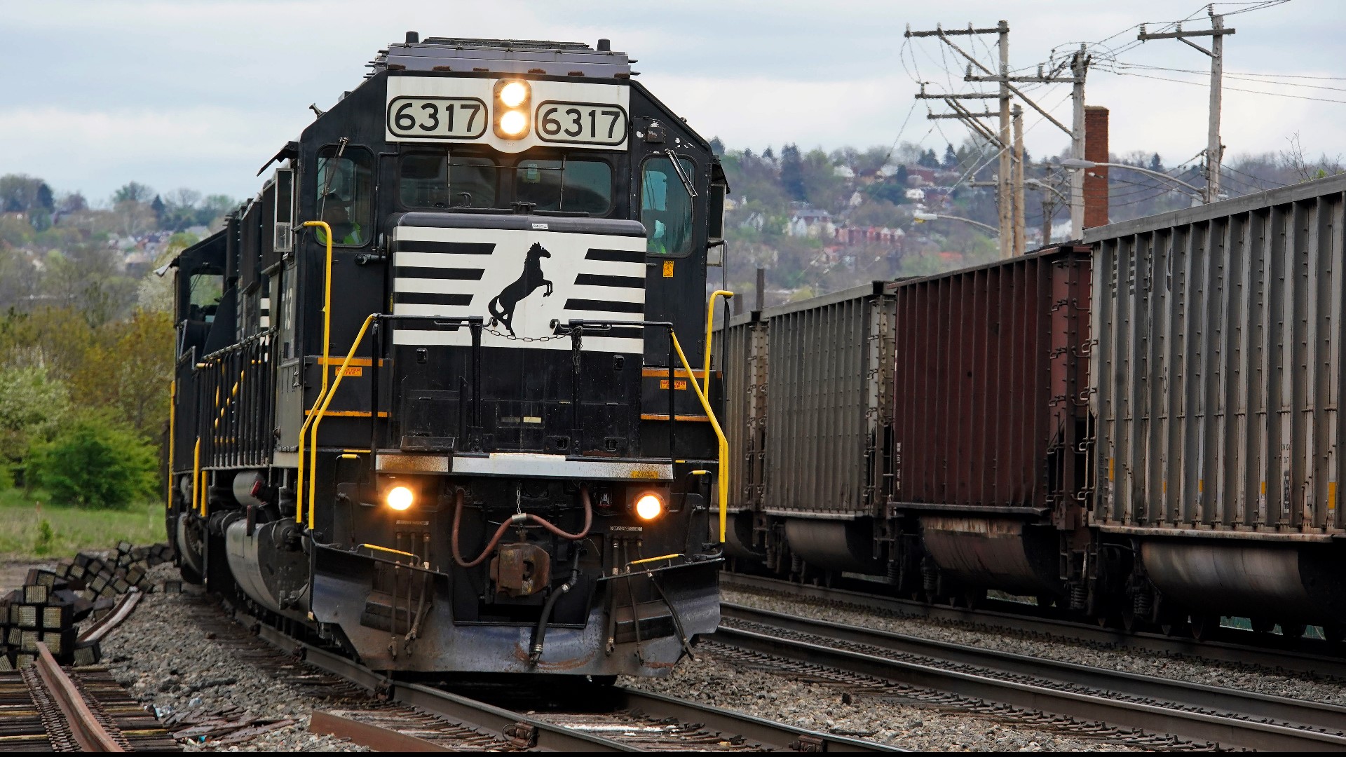 Train stopped in Norfolk, blocking traffic on Church Street | 13newsnow.com