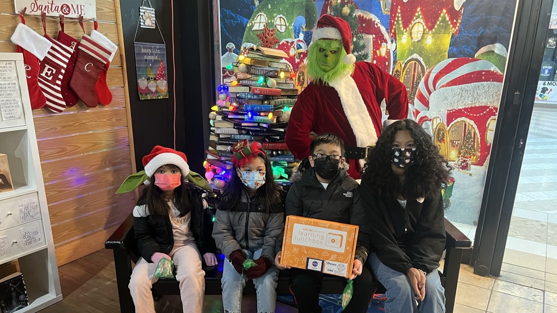 Norfolk bookstore to host REACH's Merry Grinchmas read-aloud ...