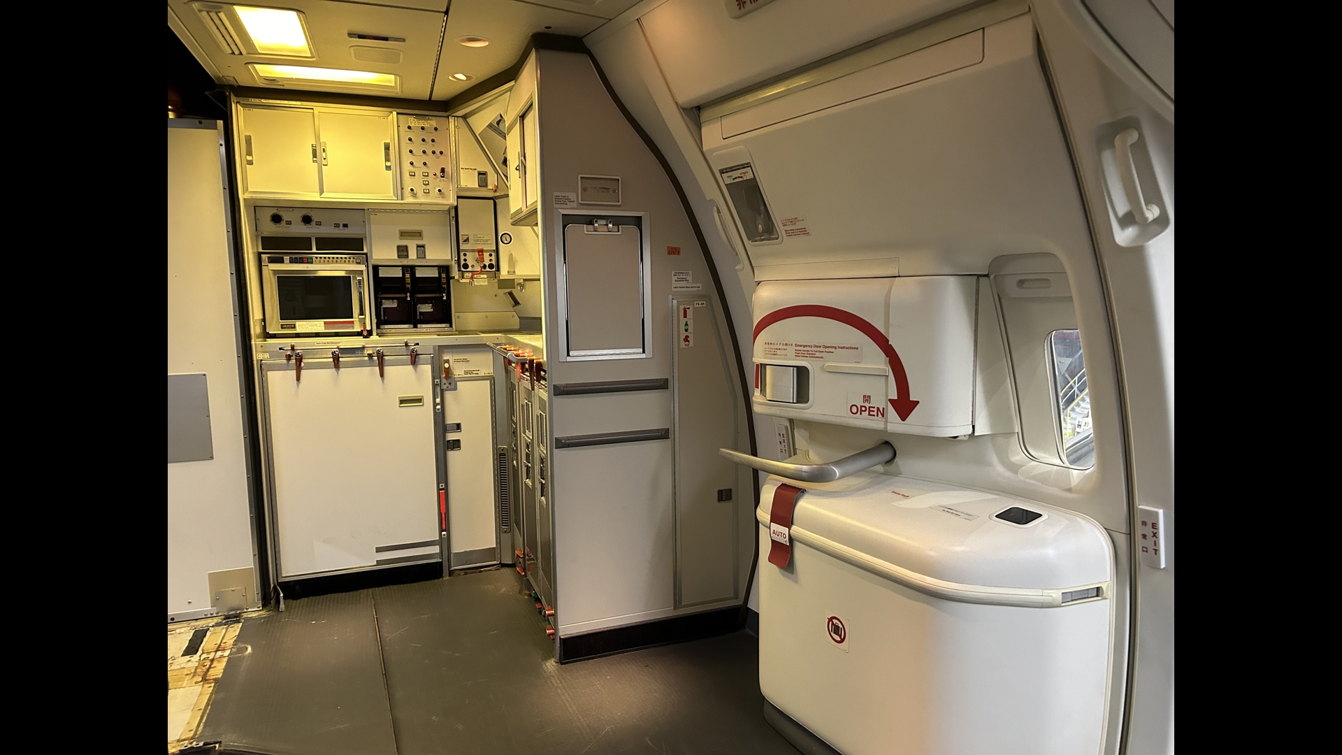 Boeing 777 converted into NASA's new Airborne Science Laboratory ...