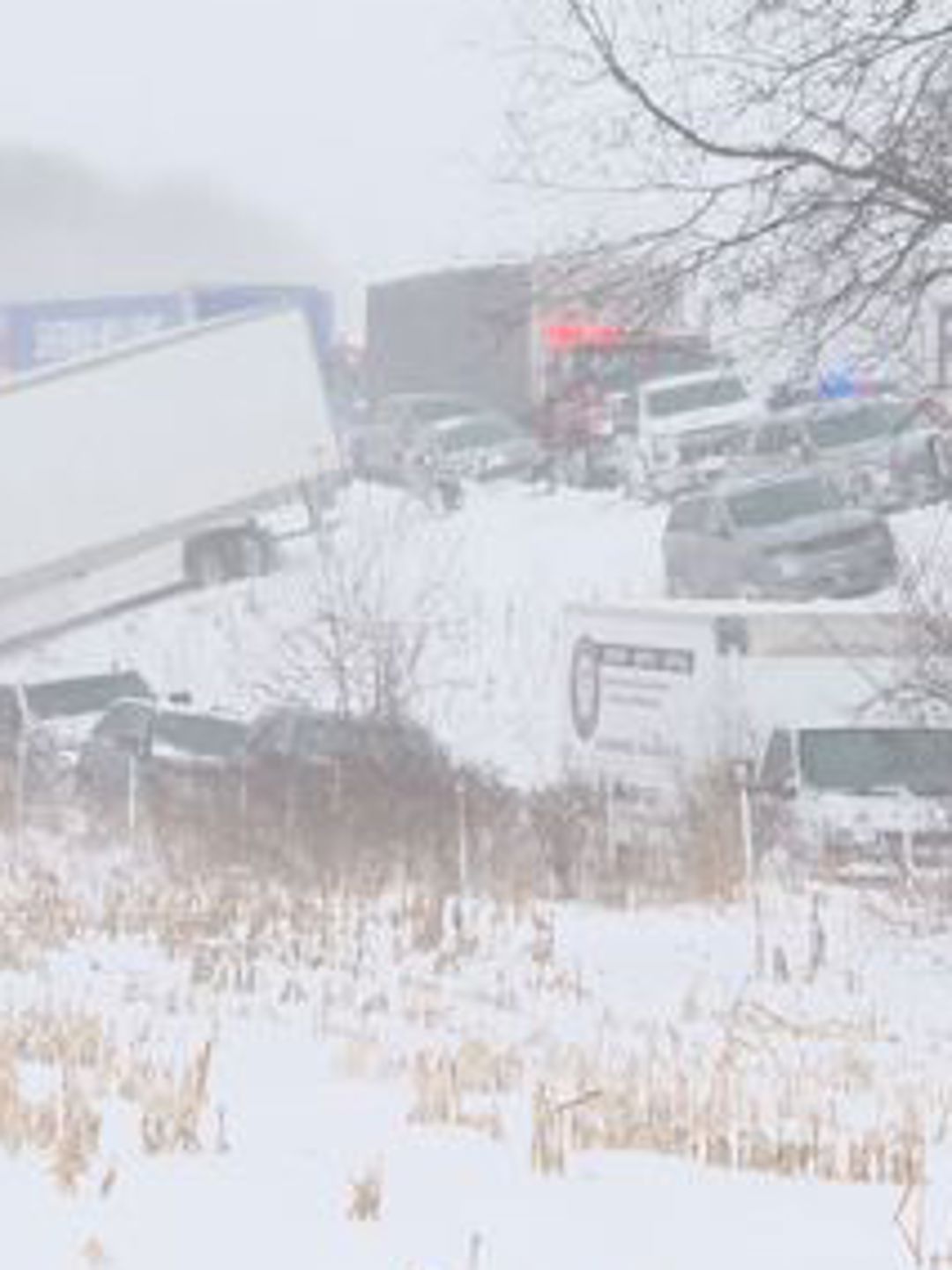 Highway reopened nearly 8 hours after 100+ car pileup in Ottawa County ...