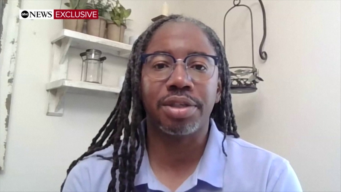 Derrick Perry recounts stopping Walmart stabbing | 13newsnow.com